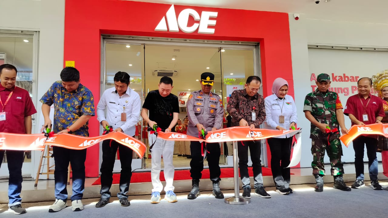 Kadisperindag Resmikan PT. Ace Hardware Indonesia Tbk - www.kepriraya.com