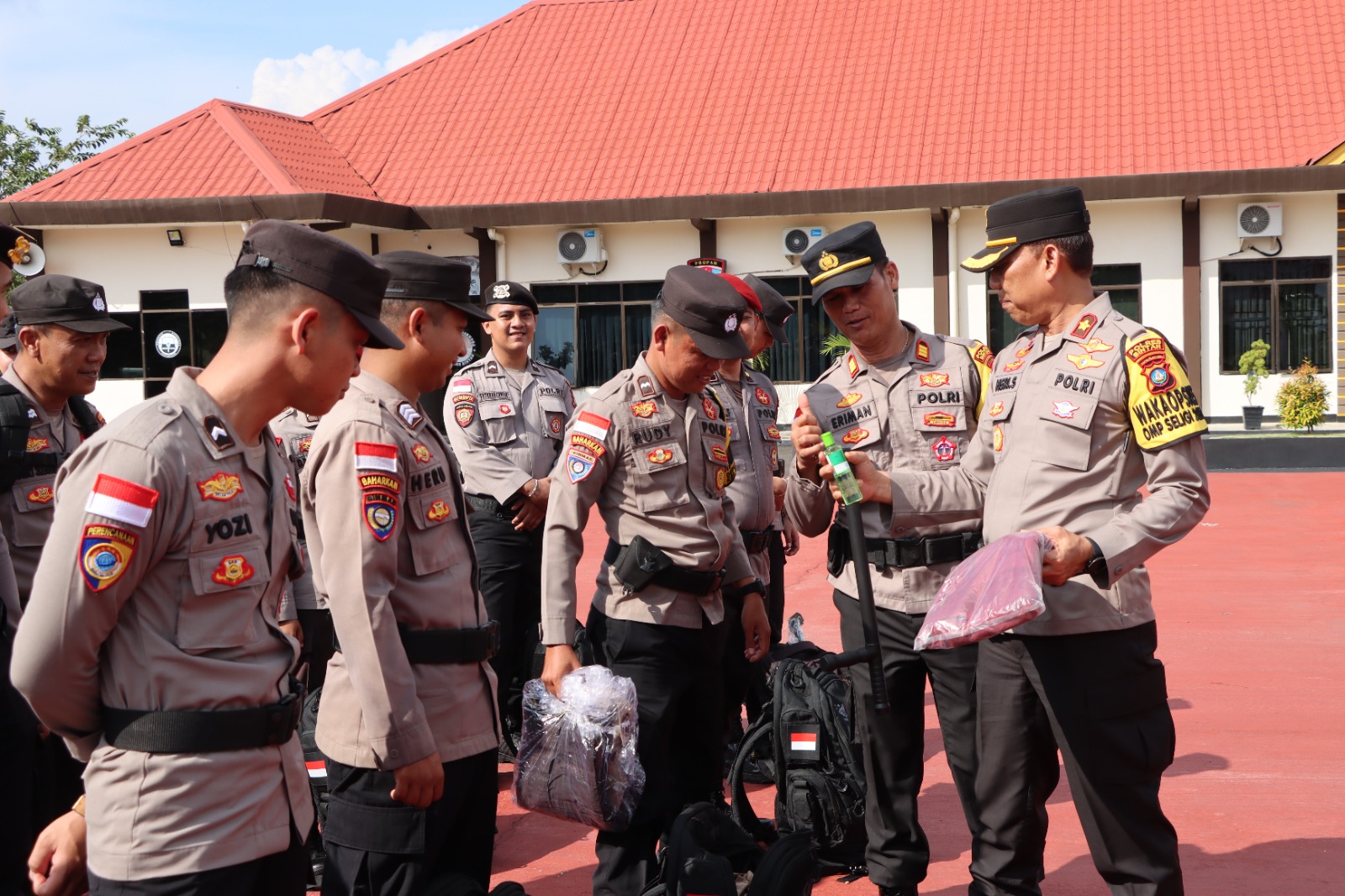 Kapolres Bintan Cek Kesiapan Personil Pengamanan TPS Pilkada 2024 - www.kepriraya.com